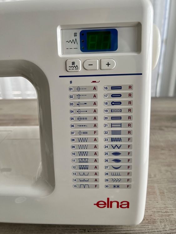Nähmaschine Elna / Elina 40 mit diversen Spulen und Faden (Gebraucht ...