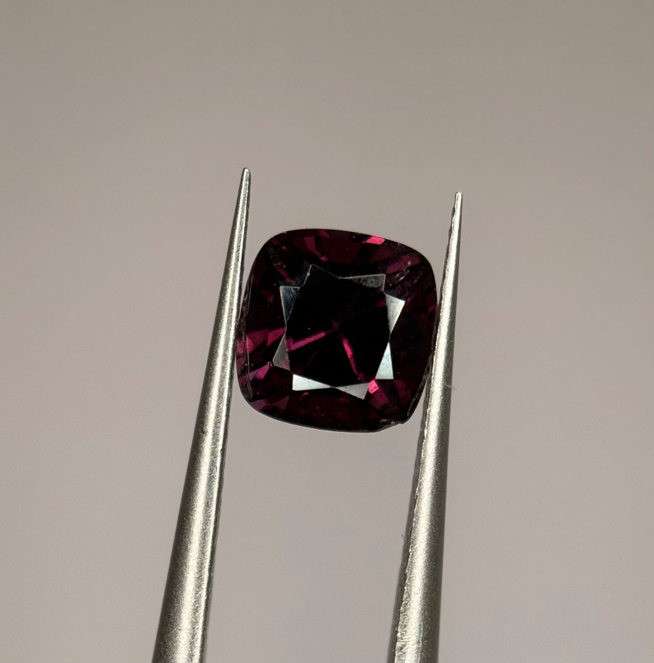 Ab 1 Fr. - 1.46 ct Spinell Edelstein unbeh. mit Zert. (Neu (gemäss ...