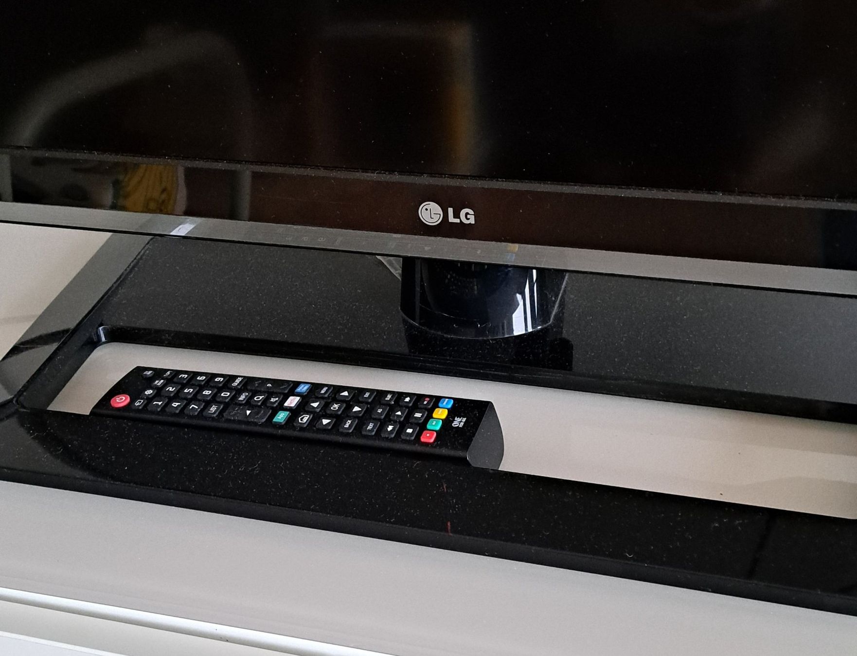 Fernseher LG, 42",93,5x52,5 cm, mit neuer Fernbedienung (Gebraucht) in ...