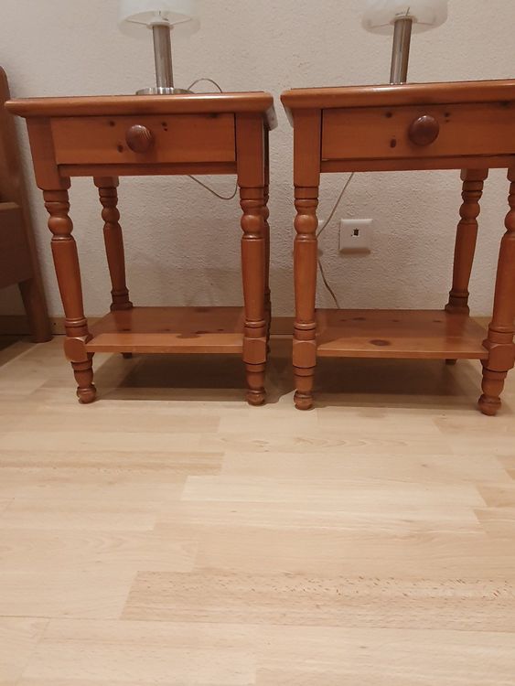 2er Set Nachttischli/Beistelltischli, Massivholz Tanne (Gebraucht) in Basel für CHF 32 – nur ...