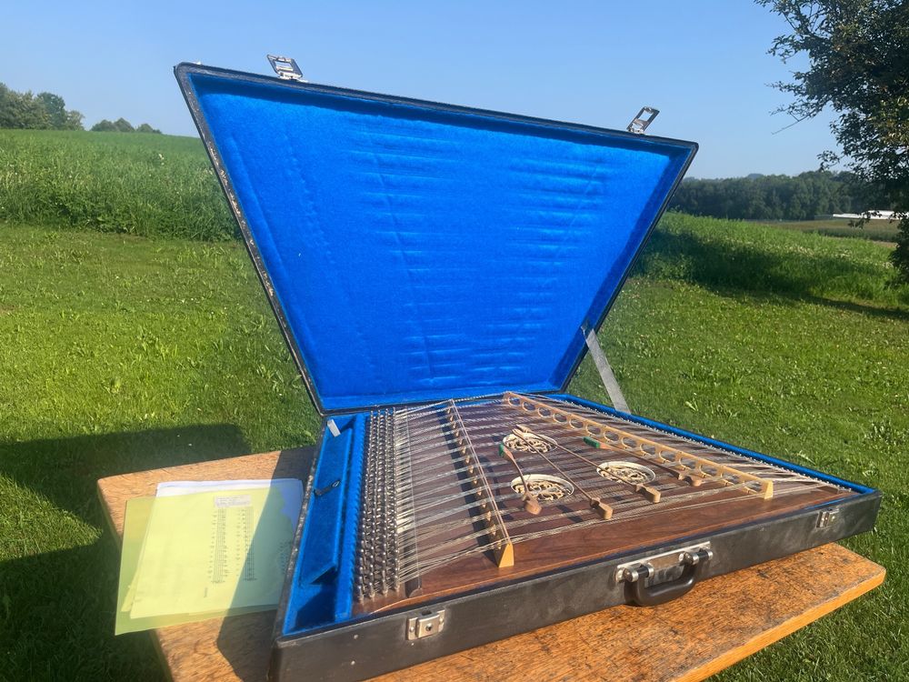 Hackbrett / Zither mit Transportkoffer (Gebraucht) in Allmendingen b. BE für CHF 71 – nur ...