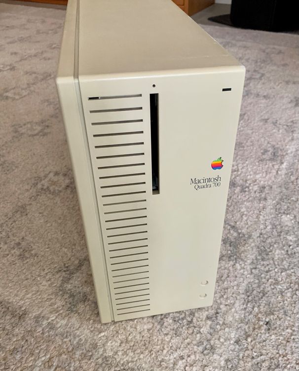 Apple Macintosh Quadra 700 von 1991 | Kaufen auf Ricardo