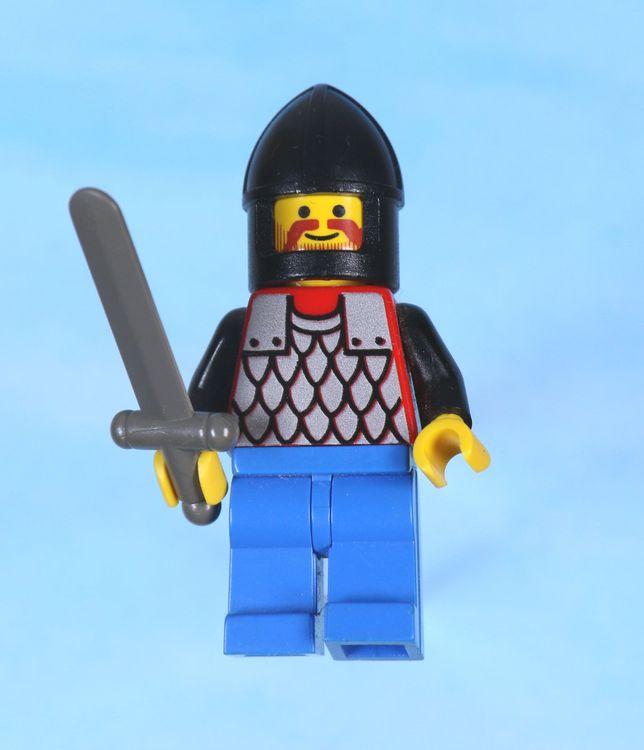 LEGO®-Minifigur Castle Scale Mail - Red with Black Arms (Gebraucht) in ...