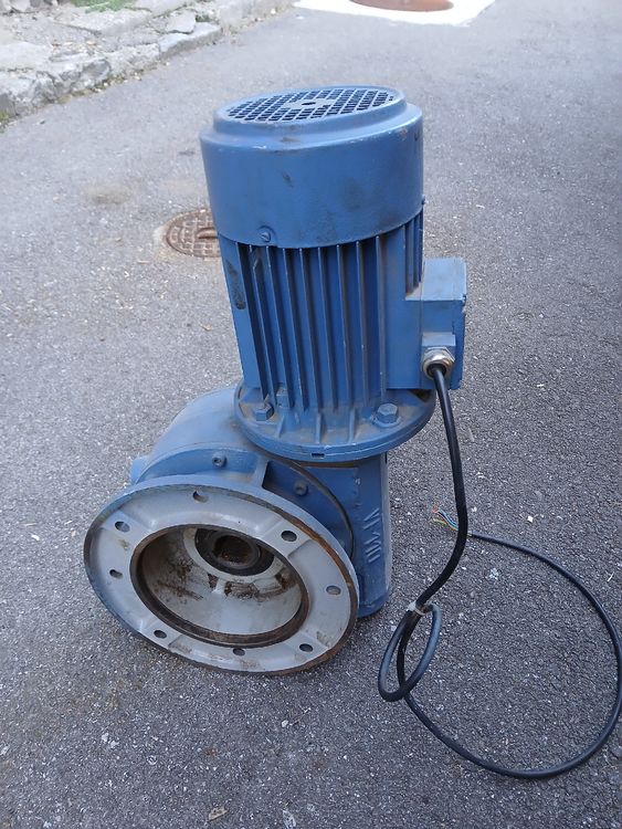 motore elettrico con riduttore (Gebraucht) in Anzonico für CHF 20 – nur ...