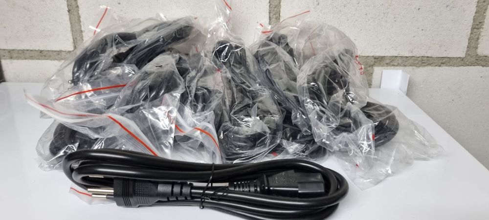 10x Dreipolige Stromkabel (Neu und originalverpackt) in Brügg BE für ...