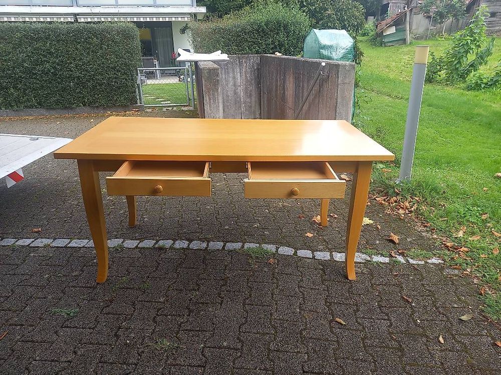 Massiver Holztisch (Gebraucht) in Kölliken für CHF 150 – nur Abholung auf Ricardo kaufen