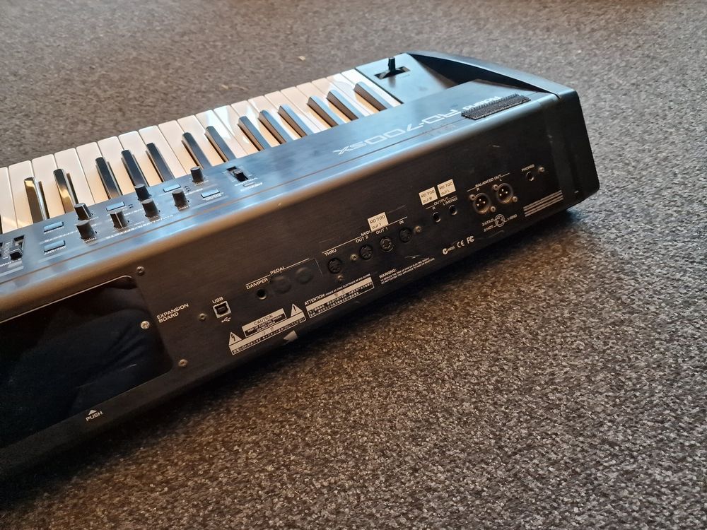 Occasion RD-700SX Digital Stage Piano von Pepe Lienhard | Kaufen auf ...