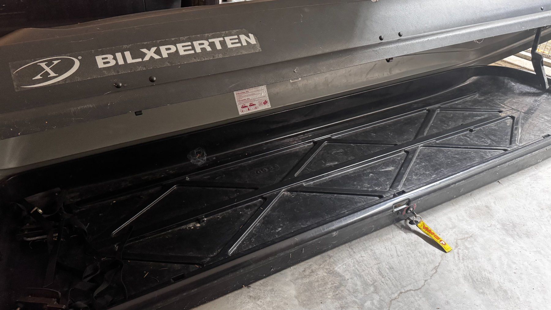 Dachbox Bilxperten, gross und robust, top Zustand (Gebraucht) in ...