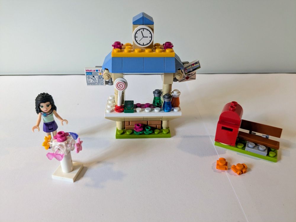Lego Friends Emma's Tourist Kiosk (Gebraucht) in Uttigen für CHF 5 ...