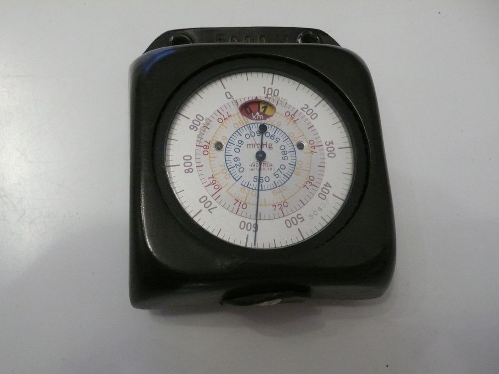 Thommen Höhenmeter Höhenmesser Barometer 5000m mit Lederetui (Gebraucht ...