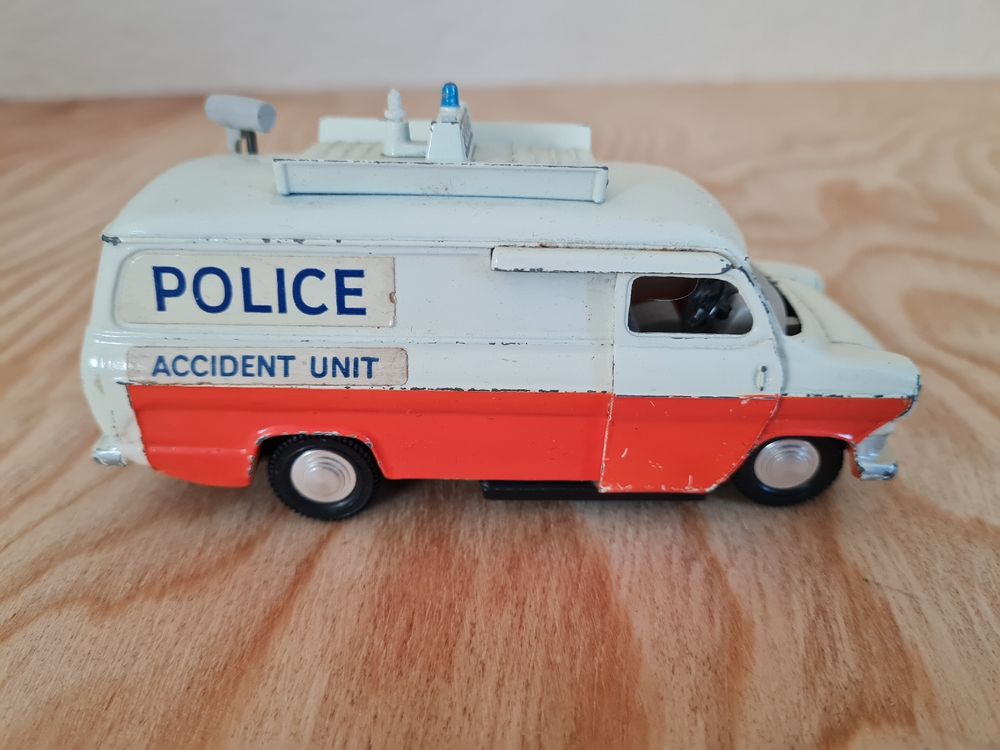DINKY TOYS FORD TRANSIT VAN (Gebraucht) in Wildhaus für CHF 15 – mit ...
