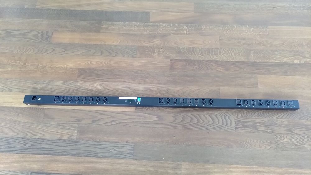 PDU, 0U-Rack, 16A, 21xC13, 3xC19 | Kaufen auf Ricardo
