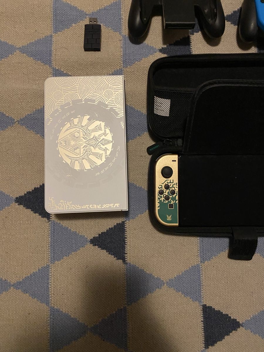 Nintendo Switch OLED - Zelda Version - Viel Zubehör (Neu (gemäss ...