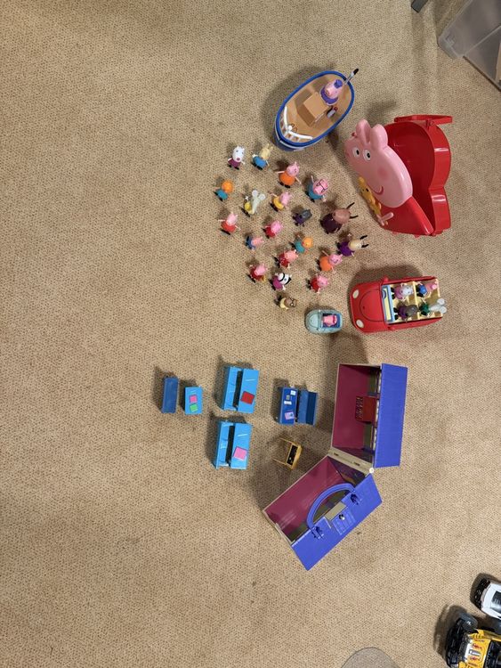 Peppa Pig Spielset mit Figuren, Haus, Auto & Boot! (Gebraucht) in ...