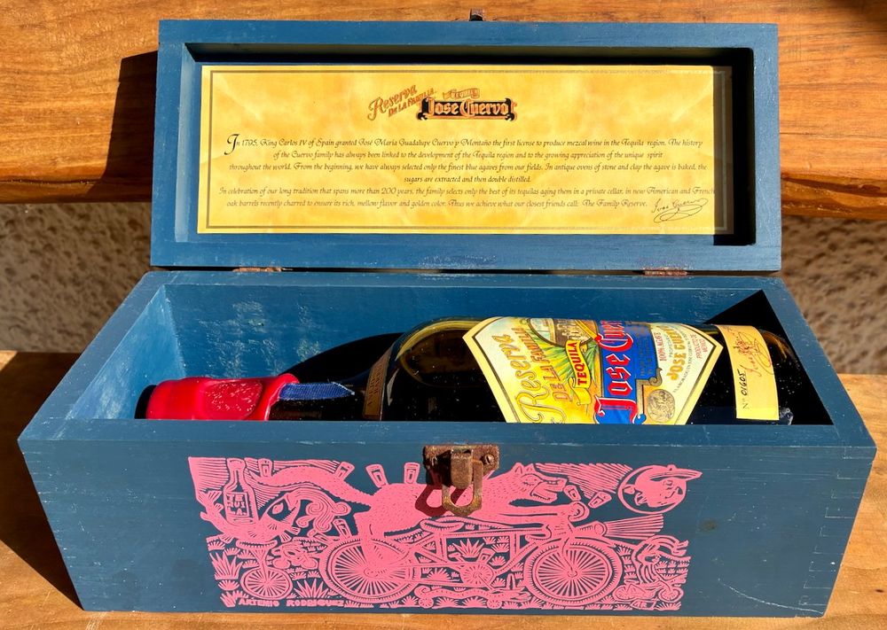 Jose Cuervo Reserva De La Familia 1999, Künstler-Box 1997 (Neu und ...