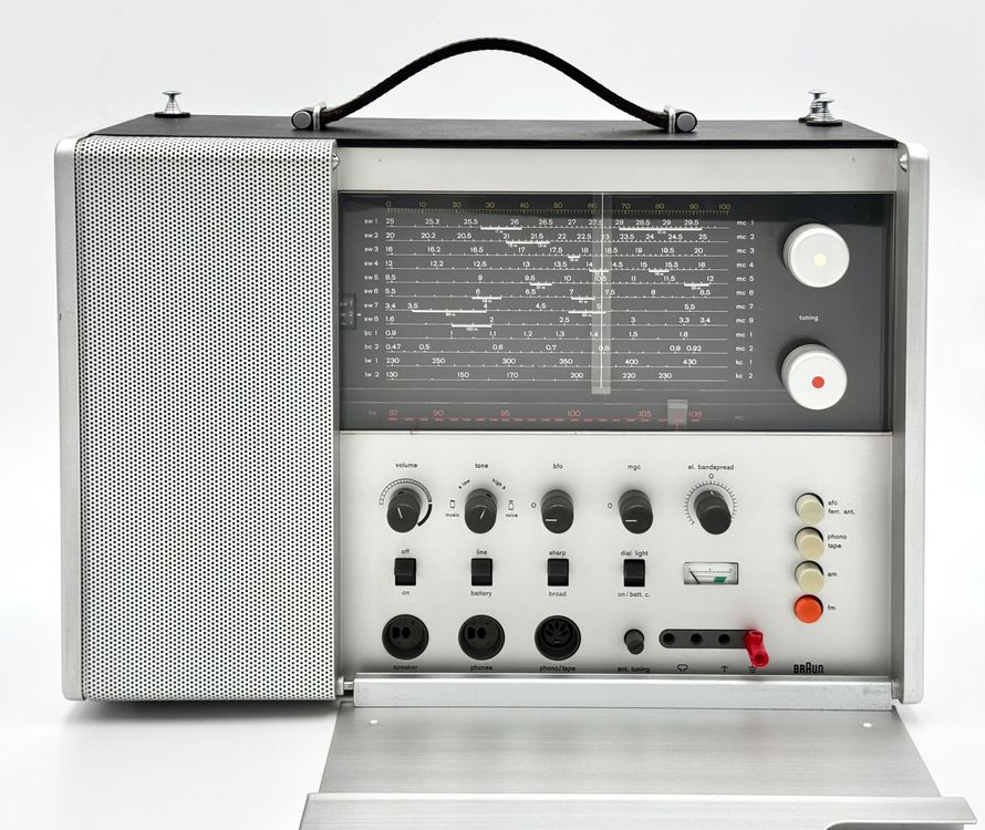 Weltempfänger Braun Radio Station T 1000 CD von Dieter Rams (Gebraucht) in Siebnen für CHF 690 ...