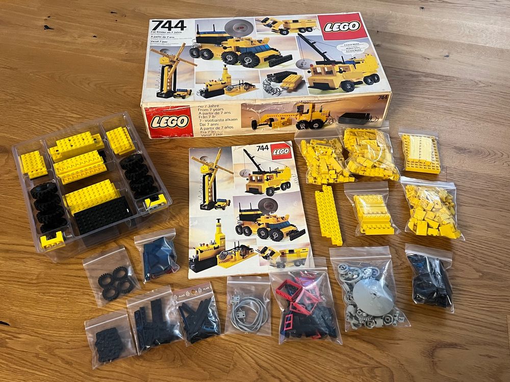 744 LEGO „Universal Building Set“ (Gebraucht) in Neuenegg für CHF 68 ...