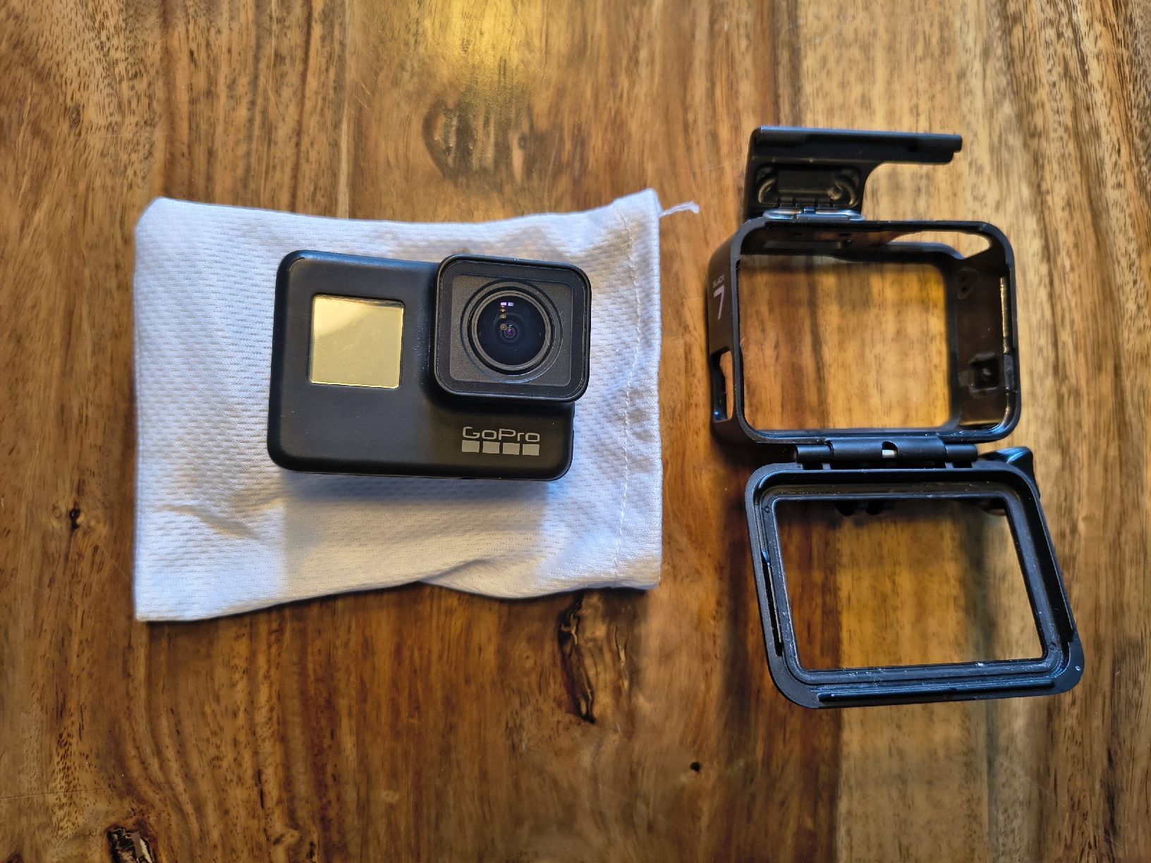 GoPro Hero 7 Black mit viel Zubehör (Gebraucht) in Balsthal für CHF 119 ...