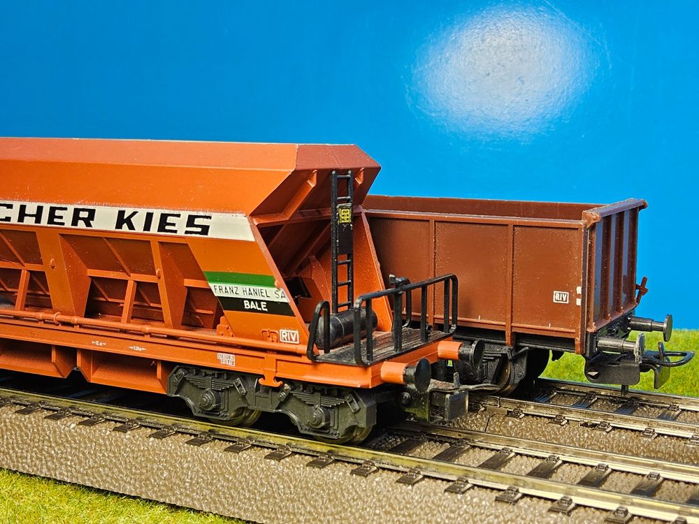 2 x Liliput __ SBB Schüttgutwagen Weiacher mit Güterwagen H0 (Gebraucht) in Uerikon für CHF 23 ...