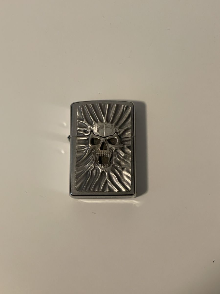 Skull Zippo Lighter + Machine Gun Lighter + Fluid Set 🔥 (Gebraucht) in ...