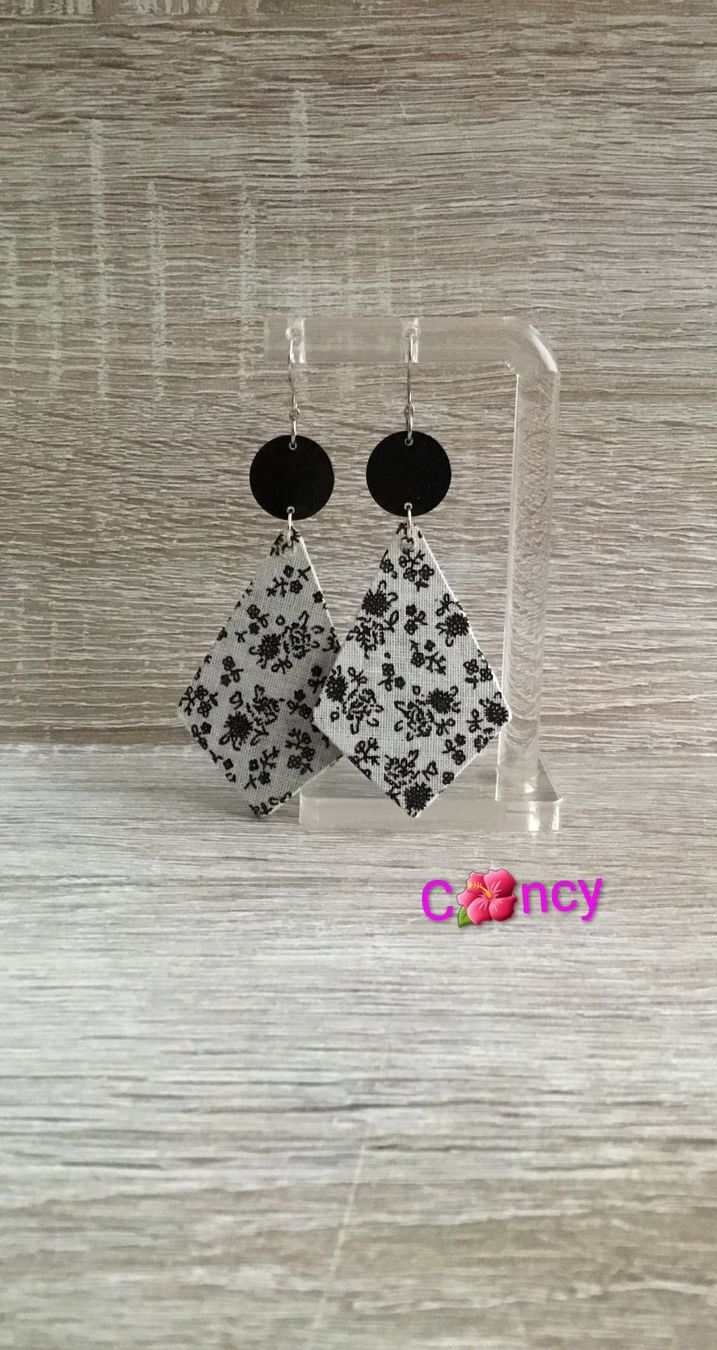 Boucle d'oreille (Neuf avec emballage d'origine) à Genève pour CHF 5 ...