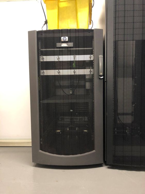 HP Server Schrank Rack | Kaufen auf Ricardo