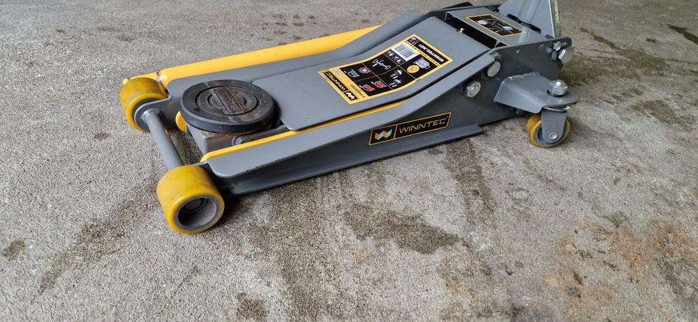 Wagenheber Winntec Ultraflach Y420250 (Gebraucht) in Geuensee für CHF ...