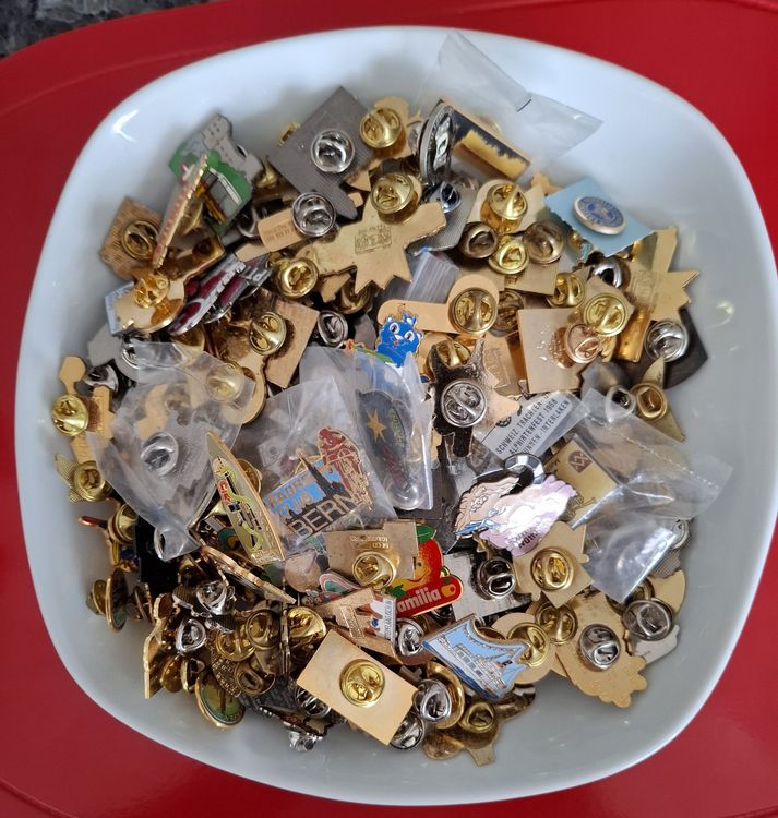 1 kg Pins, bunte Mischung (Gebraucht) in Hinterkappelen für CHF 10 ...