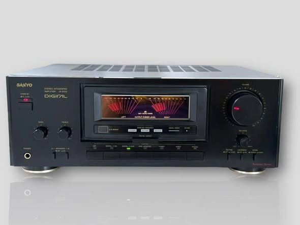 SANYO POWER AMPLIFIER 2x 100 Watt Sinus an 8 Ohm defekt (Defekt) in ...