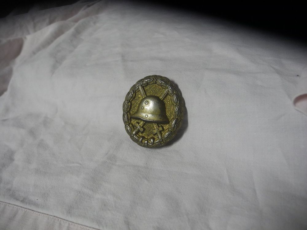 MILITÄR ABZEICHEN BROSCHE AUSZEICHNUNG KRIEG HELM ORDEN | Kaufen auf ...