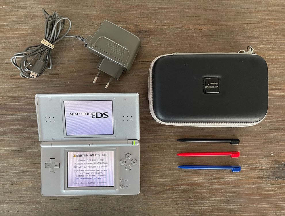 Nintendo DS Lite Silver (Gebraucht) in Yverdon-les-Bains für CHF 62 ...
