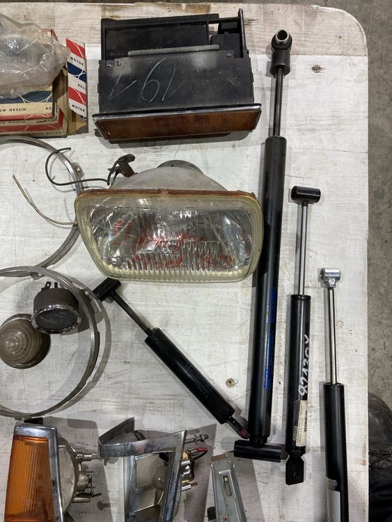 Diverse Oldtimer Auto-Ersatzteile, Lampen und mehr! (Defekt) in ...