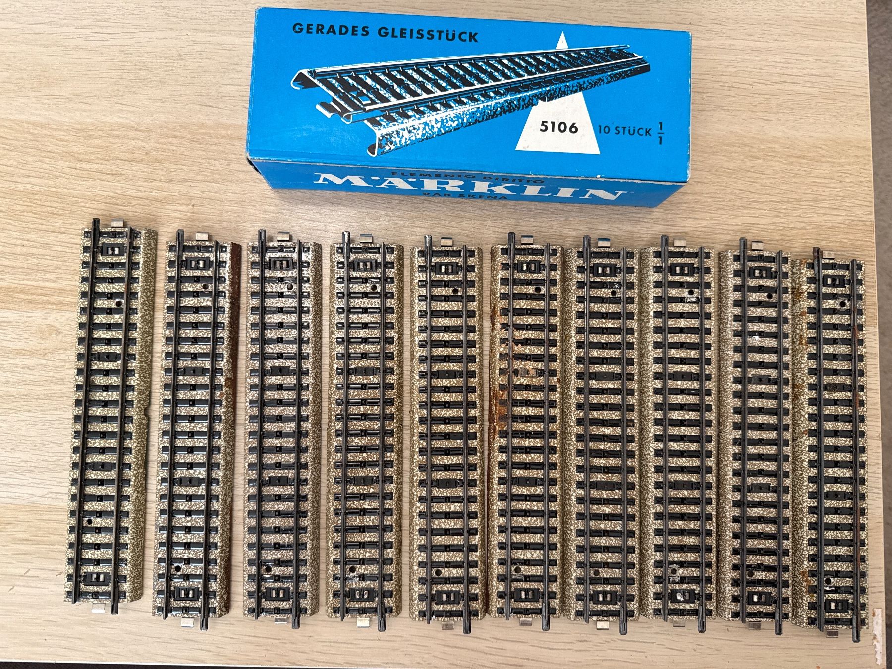 Märklin 10 x 5106 Gerades gleis M H0 (1) (D'occasion) à St-Aubin-Sauges ...