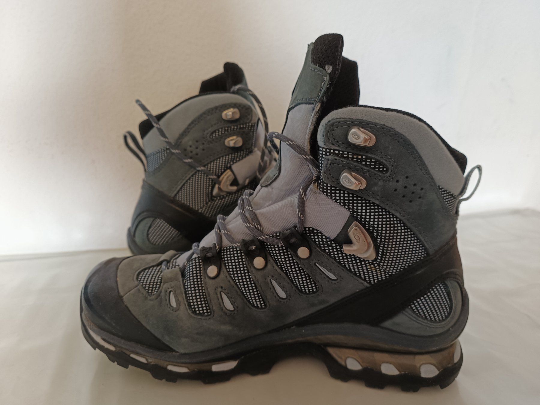 Salomon Quest 4D Contagrip Wanderboots Gr 38 Damen grau (Gebraucht) in ...