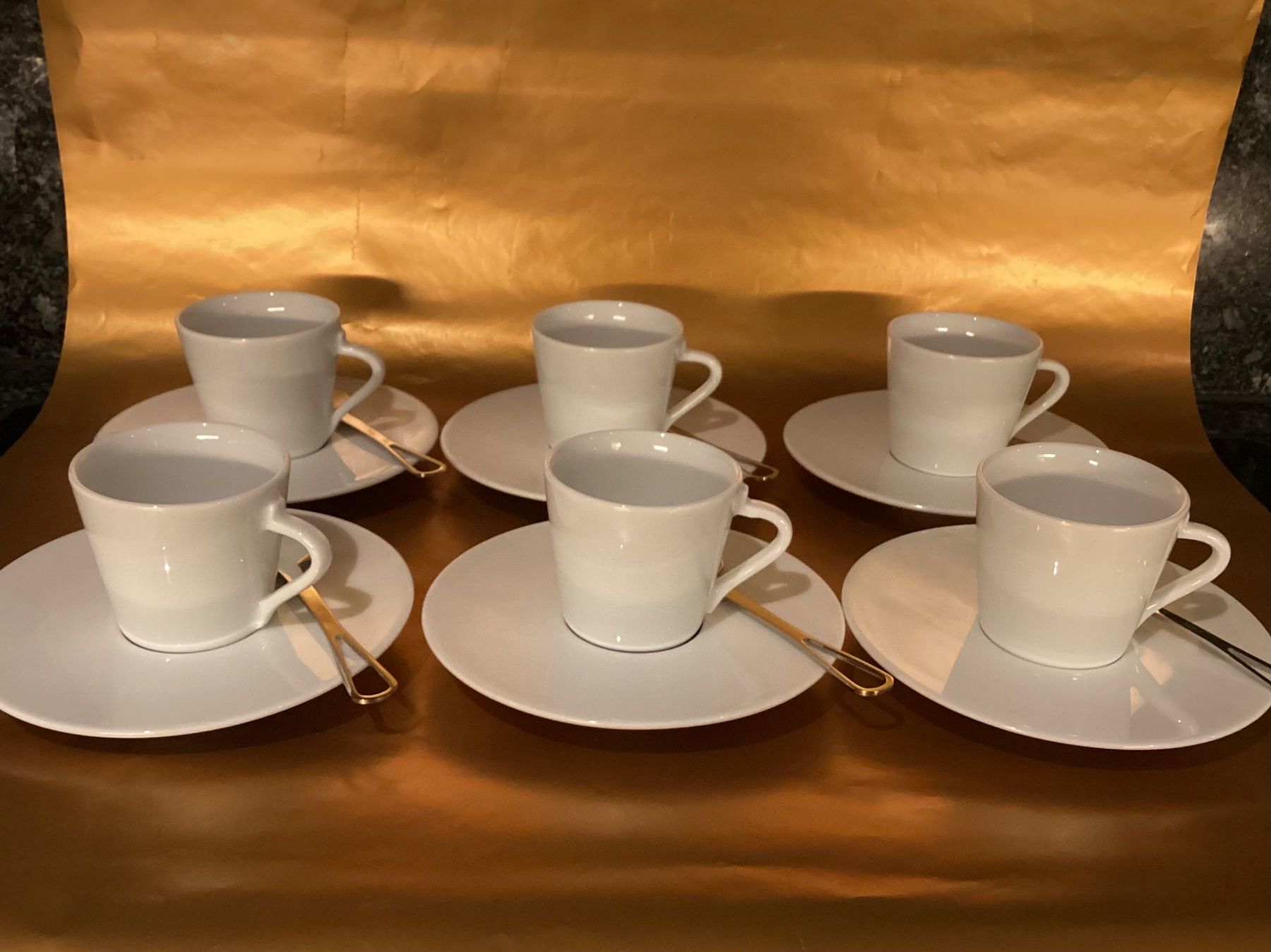 NESPRESSO / 6 Espressotassen mit Teller und Löffeli. 🥄 (Gebraucht) in ...