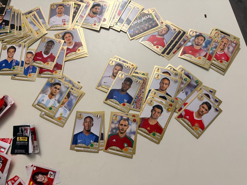 Ca. 100 Panini Sticker WM 2028 Russia inkl. CocaCola Sticker (Gebraucht ...