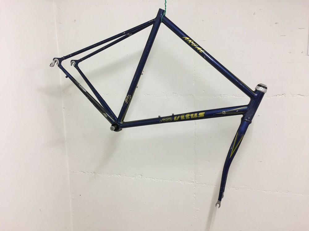 Cadre vélo course VITUS ARGAL. (Gebraucht) in Vessy für CHF 27 – mit ...