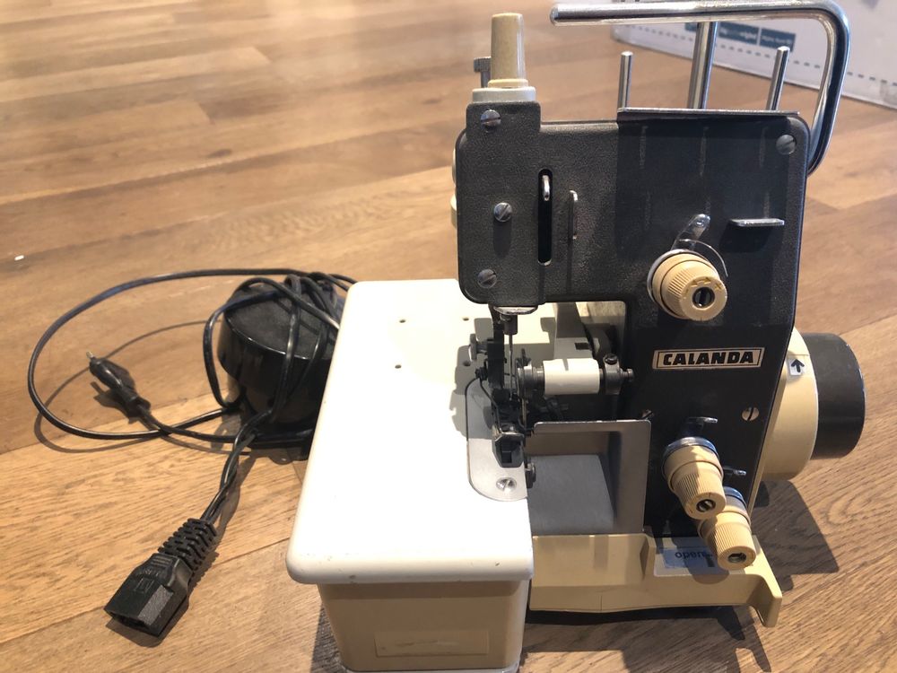 Alte Overlock Maschine, Calanda (Defekt) in Einsiedeln für CHF 10 – nur ...