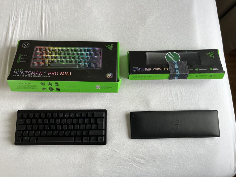 Razer Huntsman V3 Pro Mini Keyboard and Wrist Rest (Gebraucht) in ...