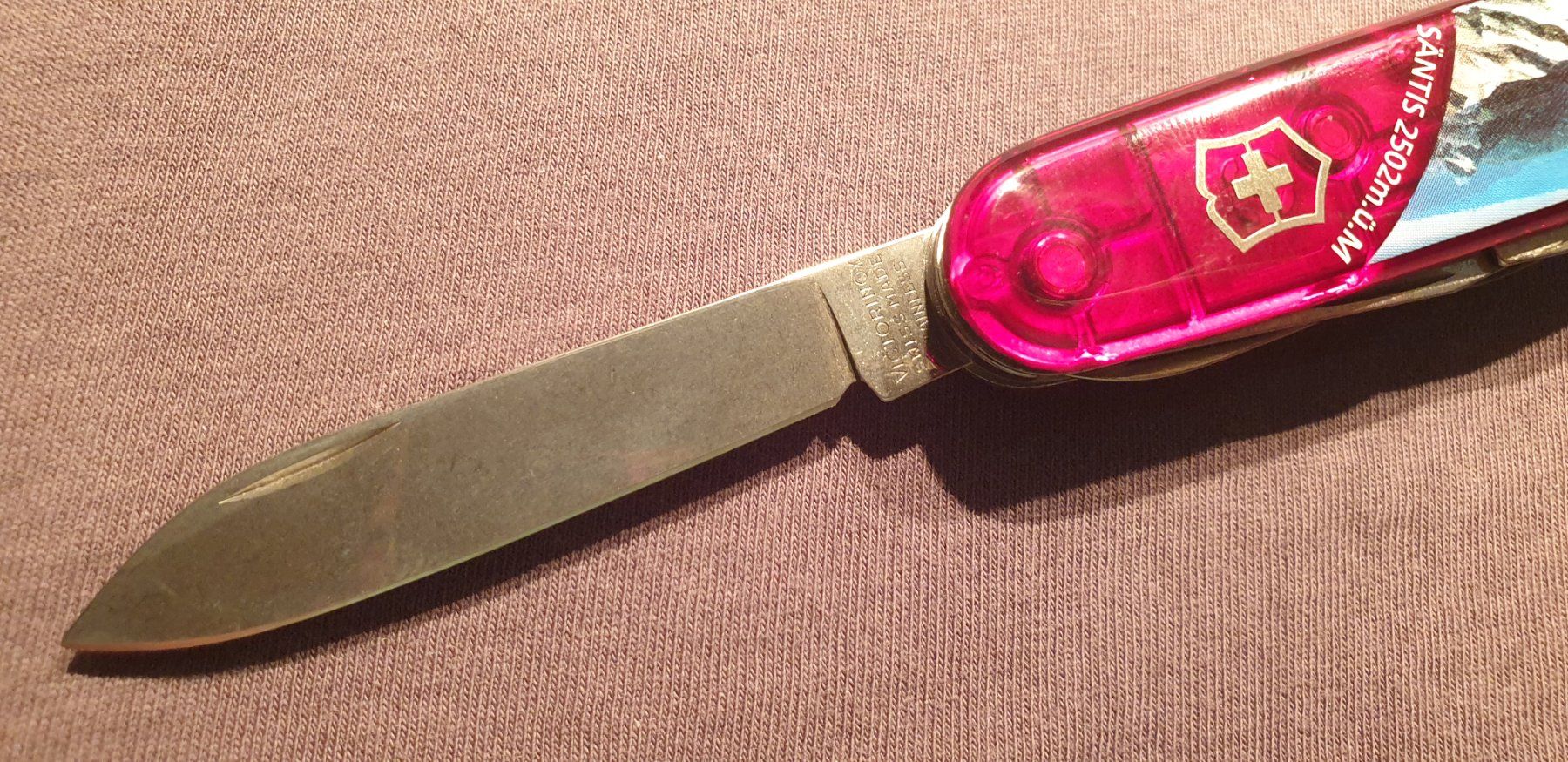 Victorinox Piece Of SANTIS 2502m Berg Climber Sackmesser (Neu (gemäss ...