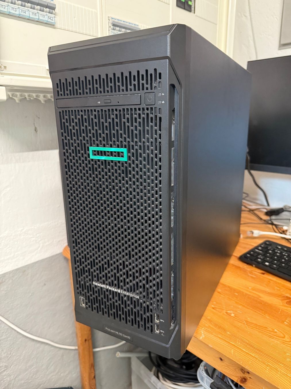HPE ML110 Gen10, 3x 1 TB, 1x 4 TB, Raid, 16 GB Ram (Gebraucht) in ...