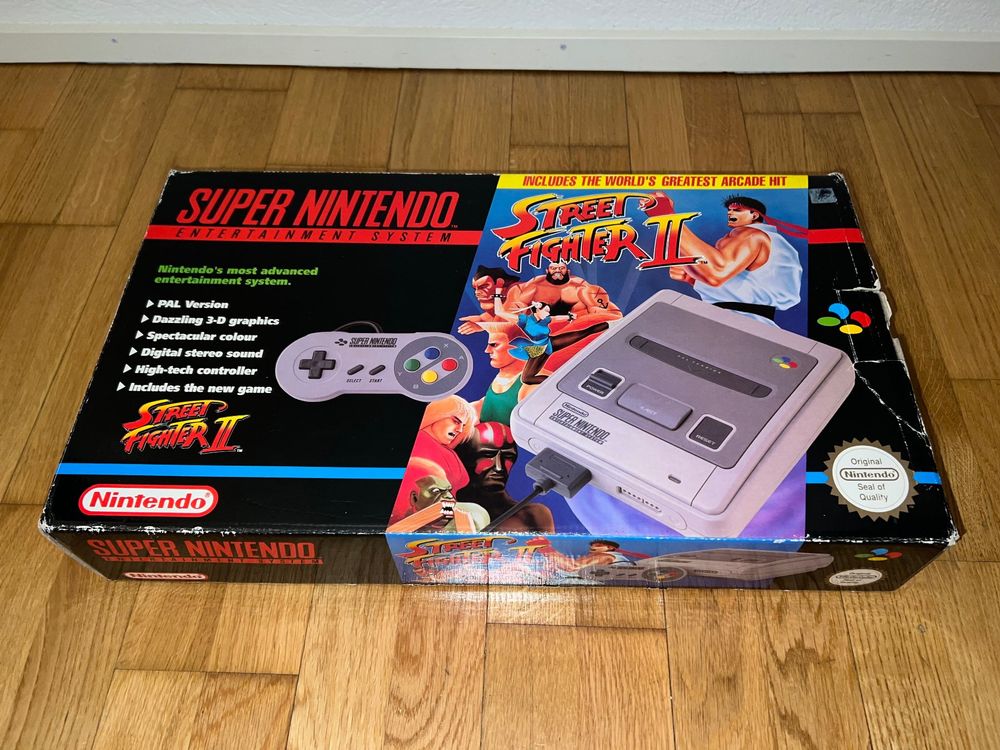 Super Nintendo (SNES) Konsole "Street Fighter II" (OVP) (Gebraucht) in Zürich für CHF 401 – mit ...