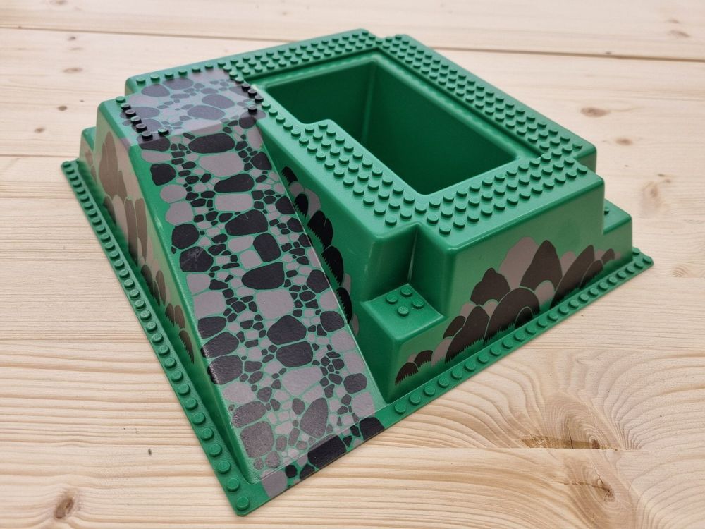 LEGO 2552px6 Basisplatte 3D mit Schwarzen Steinen und Felsen (Gebraucht ...