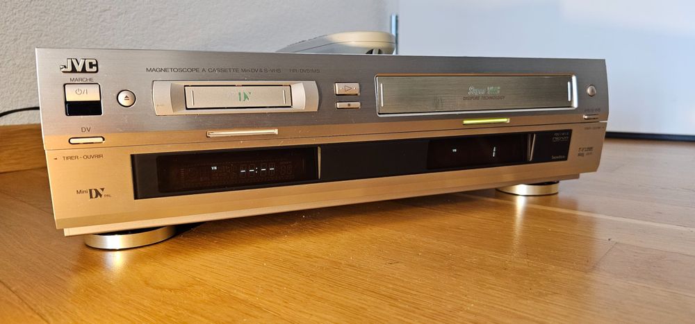 JVC Mini DV & S-VHS HR-DVS1MS (Gebraucht) in Grosshöchstetten für CHF ...