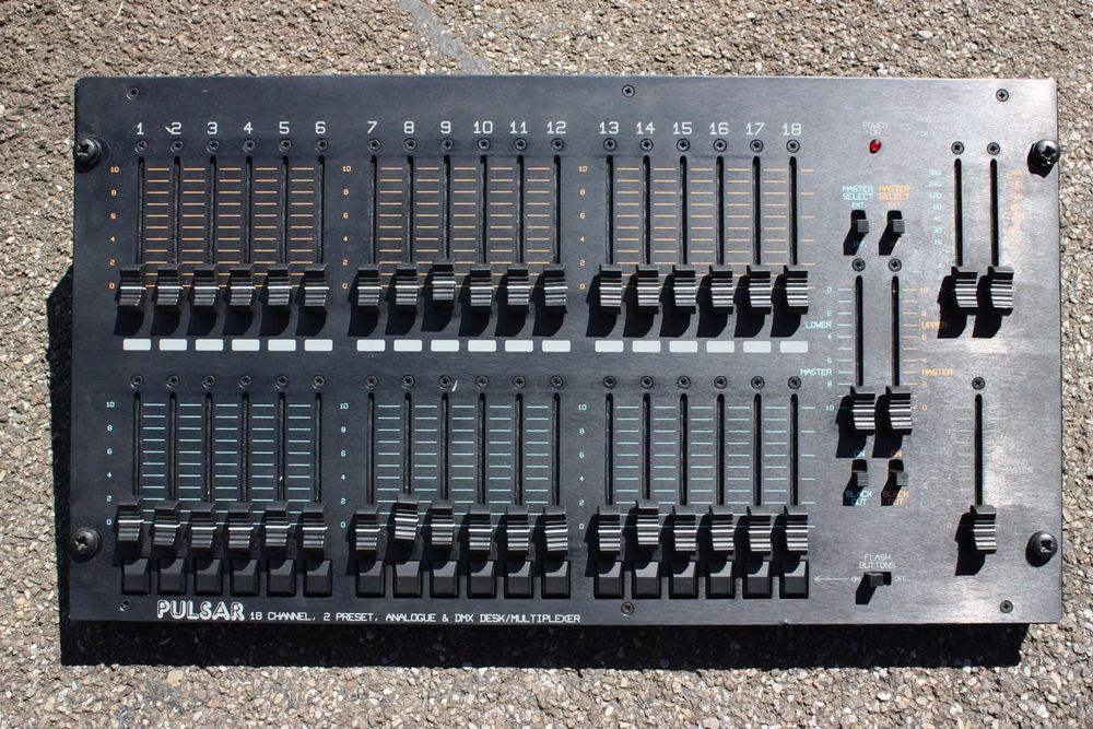 PULSAR Lichtpult Multiplexer 18 K 2P DMX - NEU (Neu (gemäss ...
