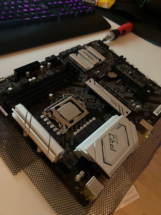 Asrock B560 Pro 4 Intel LGA1200 + i3 10105F 10th gen | Kaufen auf Ricardo