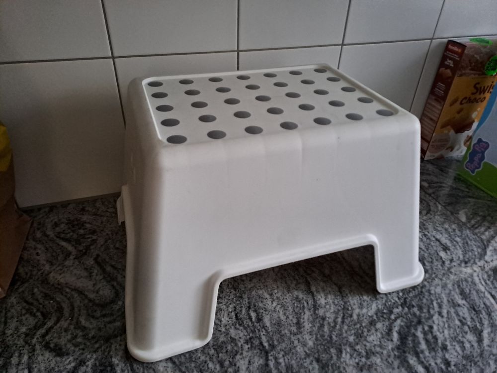 Tritthocker Ikea (Gebraucht) in Rickenbach LU für CHF 3 – mit Lieferung ...