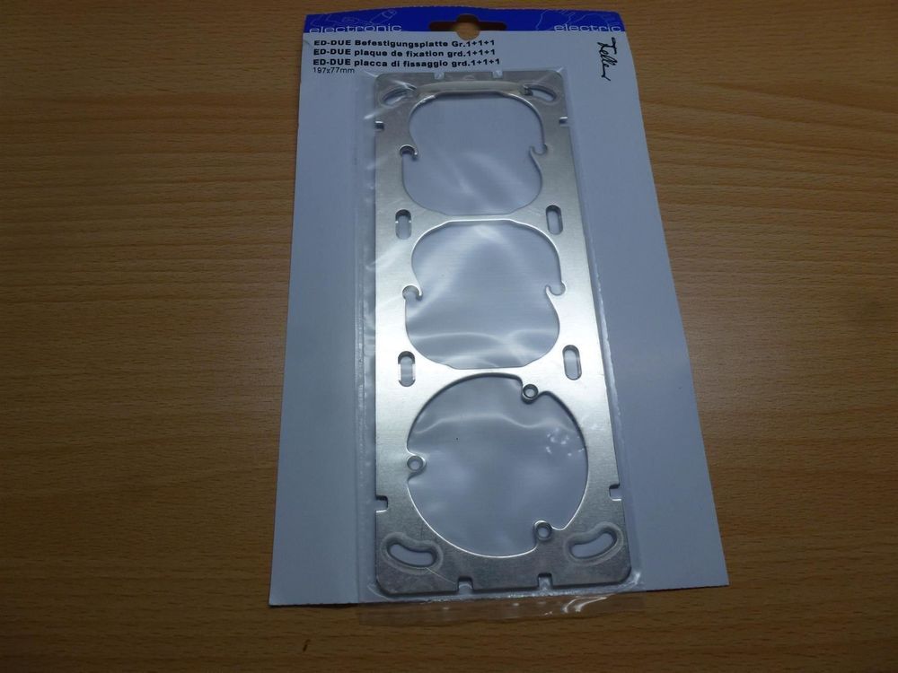 Feller Alurahmen Gr.1-1-1 senkrecht (Neu und originalverpackt) in Hombrechtikon für CHF 0.65 ...