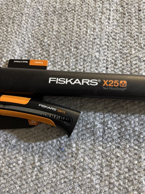 Fiskars X25 Spaltaxt Set ( Axt+Handsäge ) (Neu und originalverpackt) in ...
