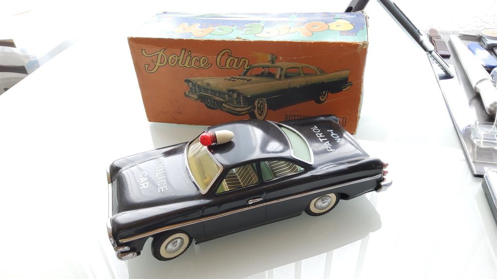 Police Car mit box/ Police car avec boîte (Gebraucht) in für CHF 66 ...